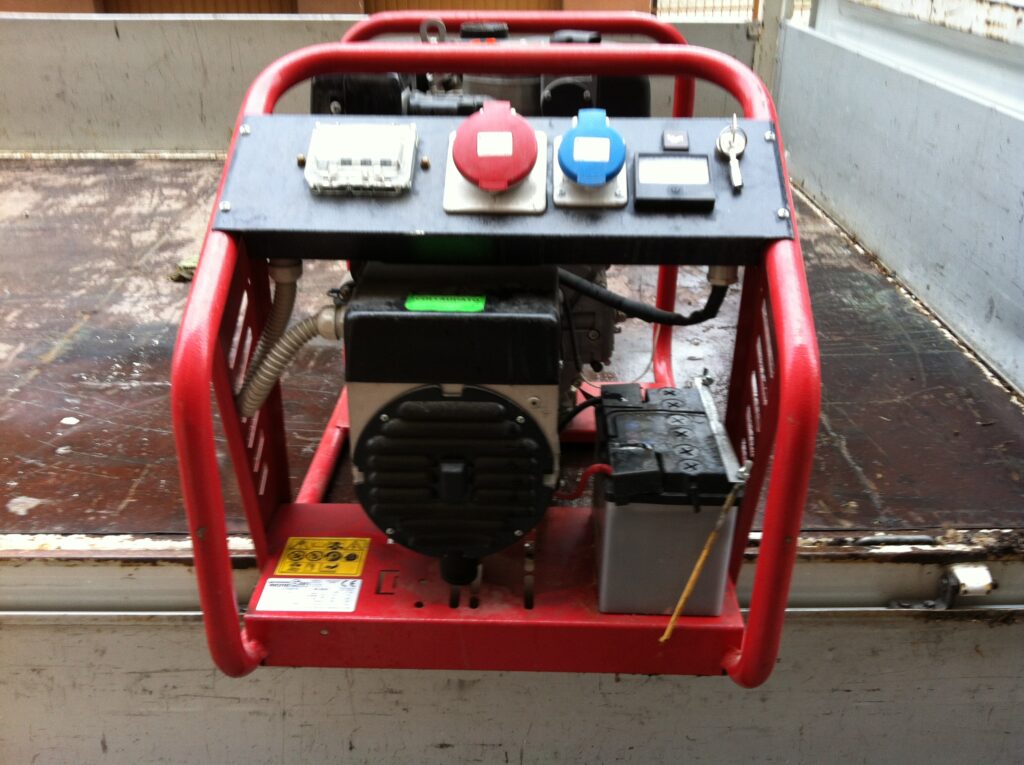 Generatore trifase usato 7,5 kVA – Tecnogen – Motore Lombardini - ENG ...